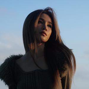 Simyee陈芯怡 新歌《三千尘》的主页 - 歌手 - 抖音